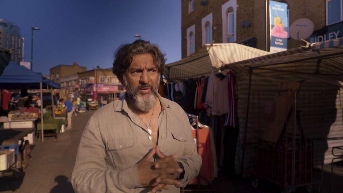 BBC News - The Novel, The Class Divide