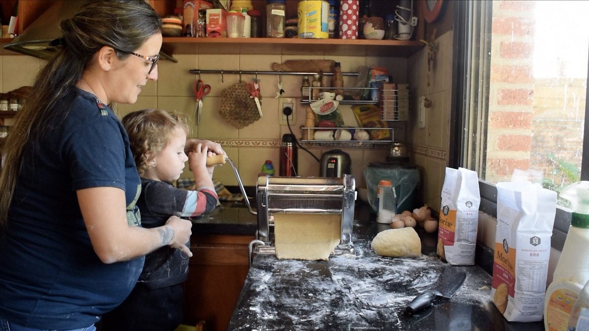 BBC News - Lockdown Babies: Pregnancy in a Pandemic