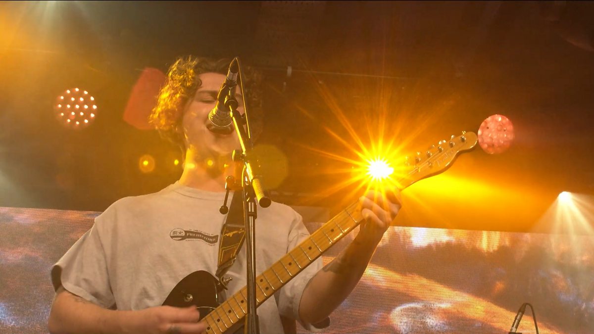 BBC Local Radio - The Beat, Joey Collins performs 'Resist Nothing' and ...