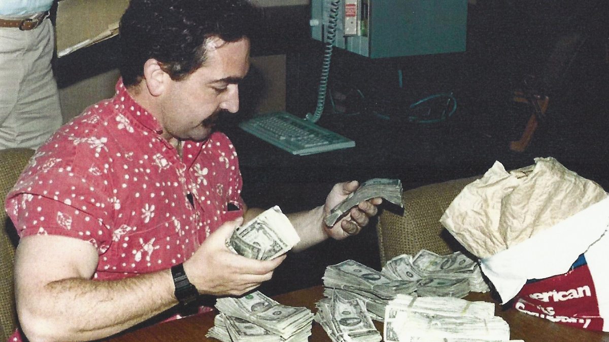 BBC World Service - Outlook, Setting up a fake mafia to catch El Chapo