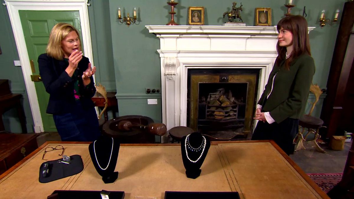 BBC One - Bargain Hunt, Series 58, Oswestry 3, Natasha and Kate talk ...