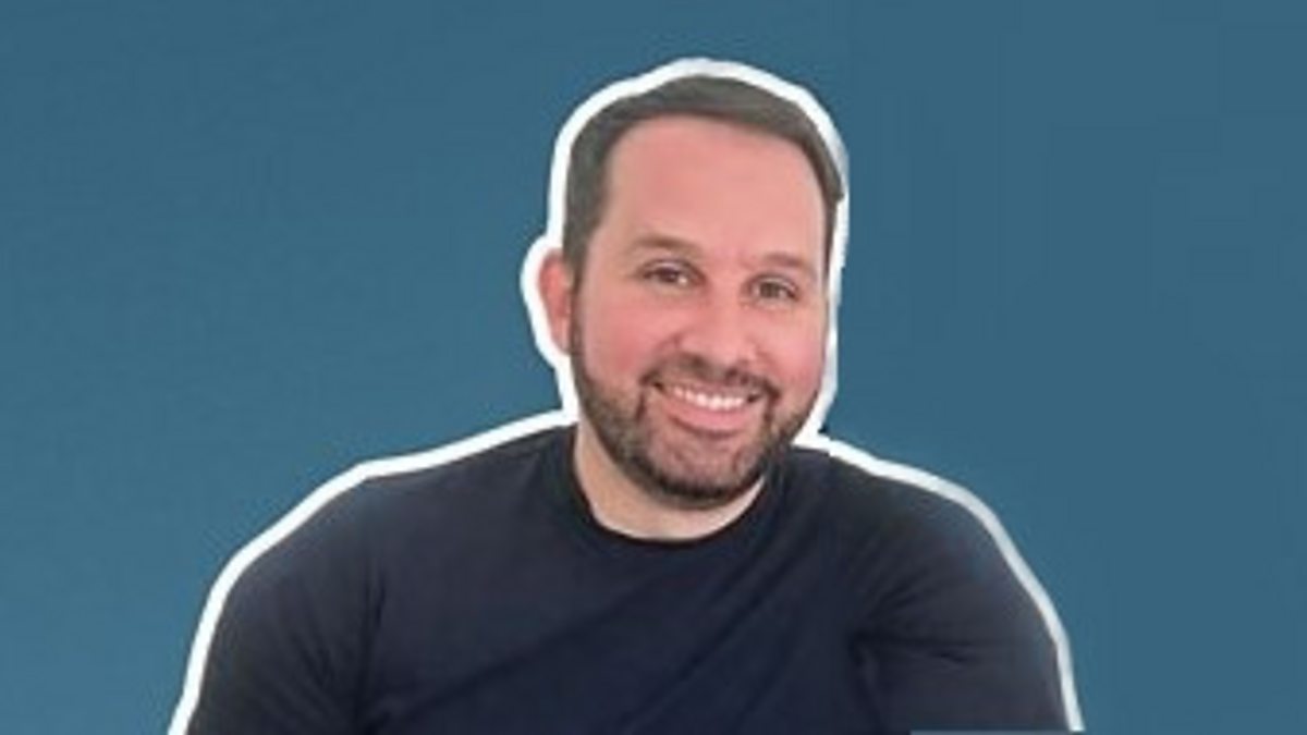 BBC Radio Cymru 2 - Sioe Frecwast, Rhydian Bowen Phillips yn cyflwyno