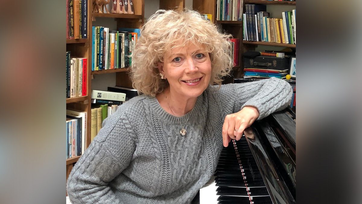 BBC Radio Cymru - Swyn y Sul, Sioned Webb