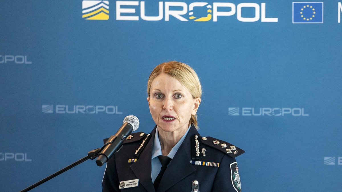 BBC World Service - World Business Report, FBI app lures criminals into ...