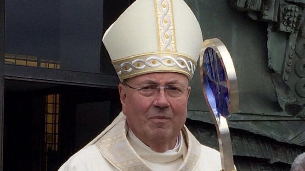 BBC Radio Merseyside - Daybreak with Helen Jones, Paul Beesley sits in ...