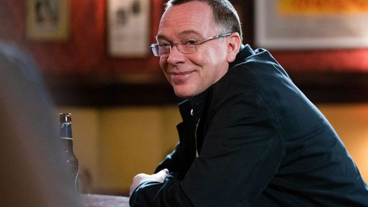 BBC Radio Solent - Lou Hannan, Adam Woodyatt - Looking Good Dead