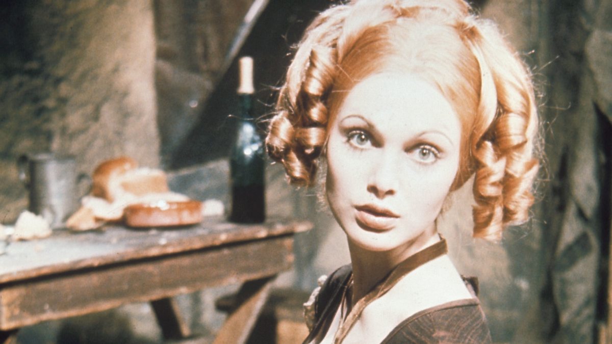 Madeline Smith's Instagram, Twitter & Facebook on IDCrawl