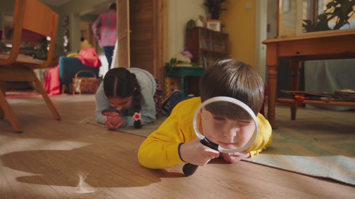 Biff and Chip - Series 1: 5. A Sticky Situation - BBC iPlayer