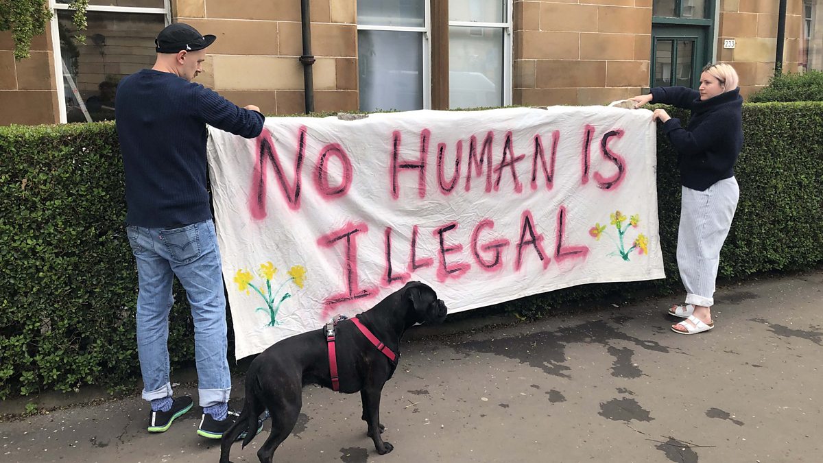 BBC Scotland - BBC Scotland - The residents who rallied together ...