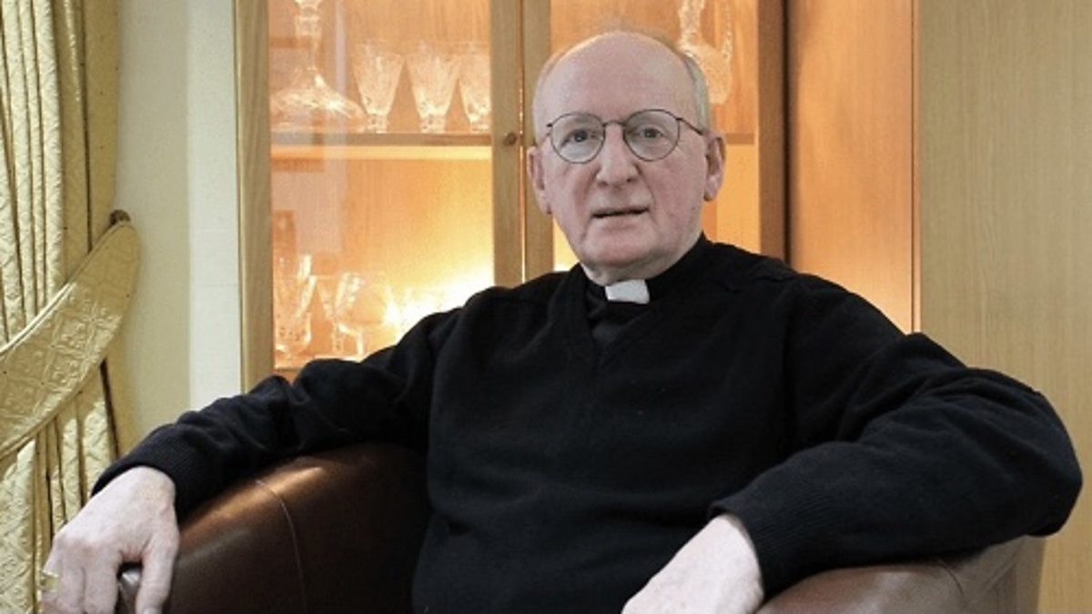 BBC Radio Merseyside - Daybreak with Helen Jones, 03/10/2021, Bishop ...