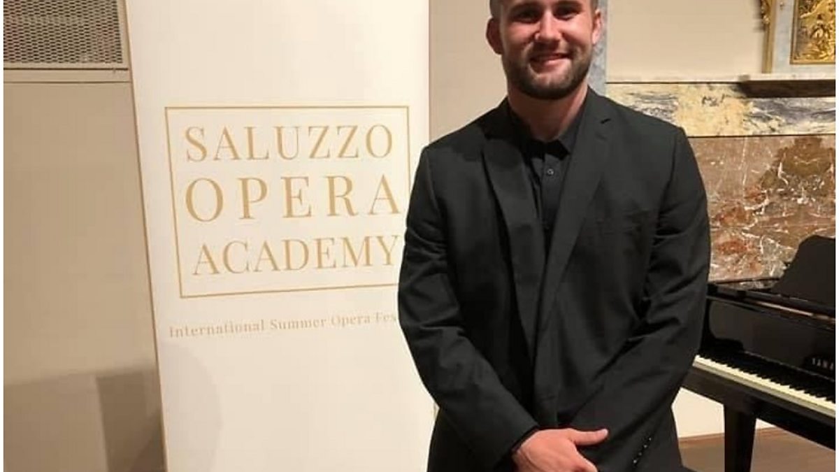 BBC Radio Cymru - Bore Cothi, Rhydian Jenkins Ennill Cystadleuaeth Ganu ...