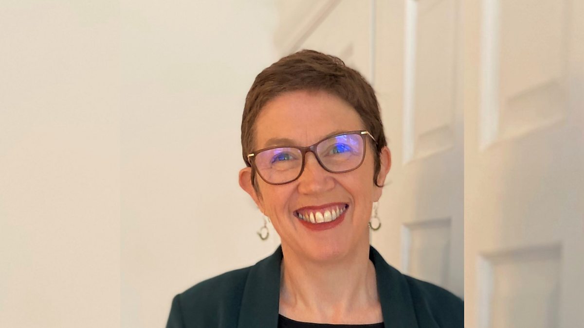 BBC Radio Cornwall - Julie Skentelbery, 11/11/2021, BIG GUEST Kate Kennally