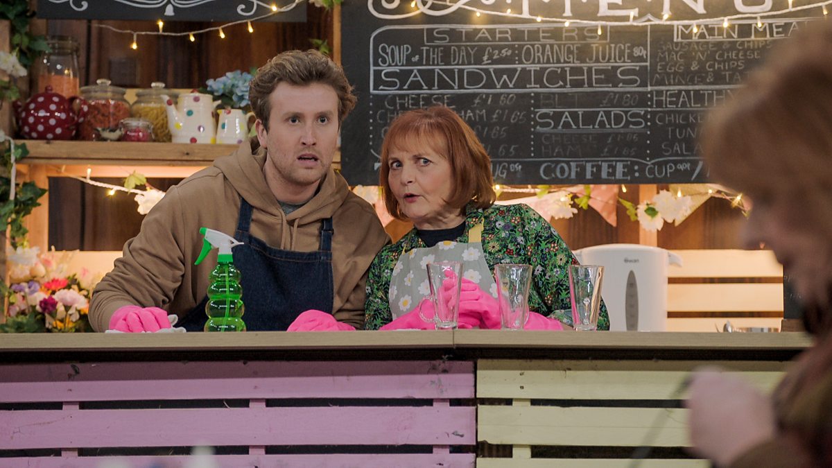 Molly and Mack - Series 4: 13. The Mystery Muncher - Signed - BBC iPlayer