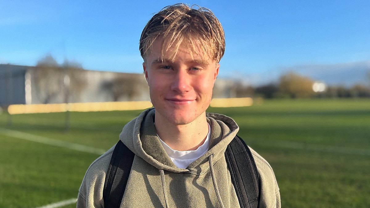 BBC Radio Humberside - Humberside Sport: Pre-match, 23/11/2021, Sam ...