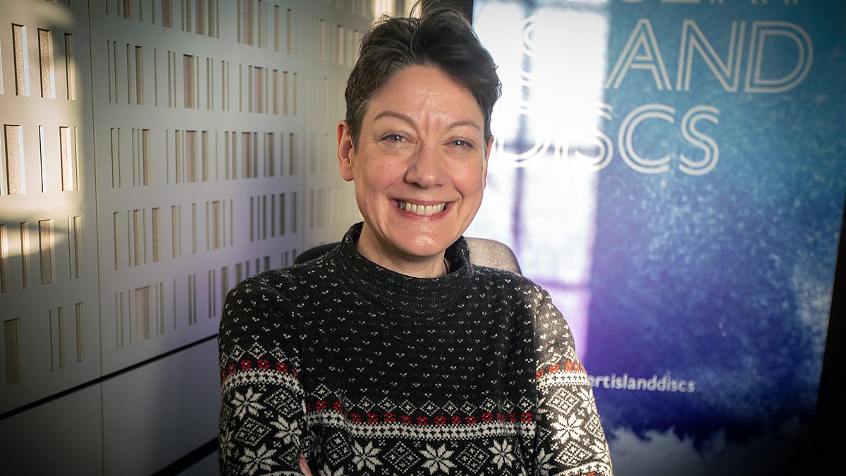 BBC Radio 4 - Desert Island Discs, Helen Macdonald, writer and naturalist