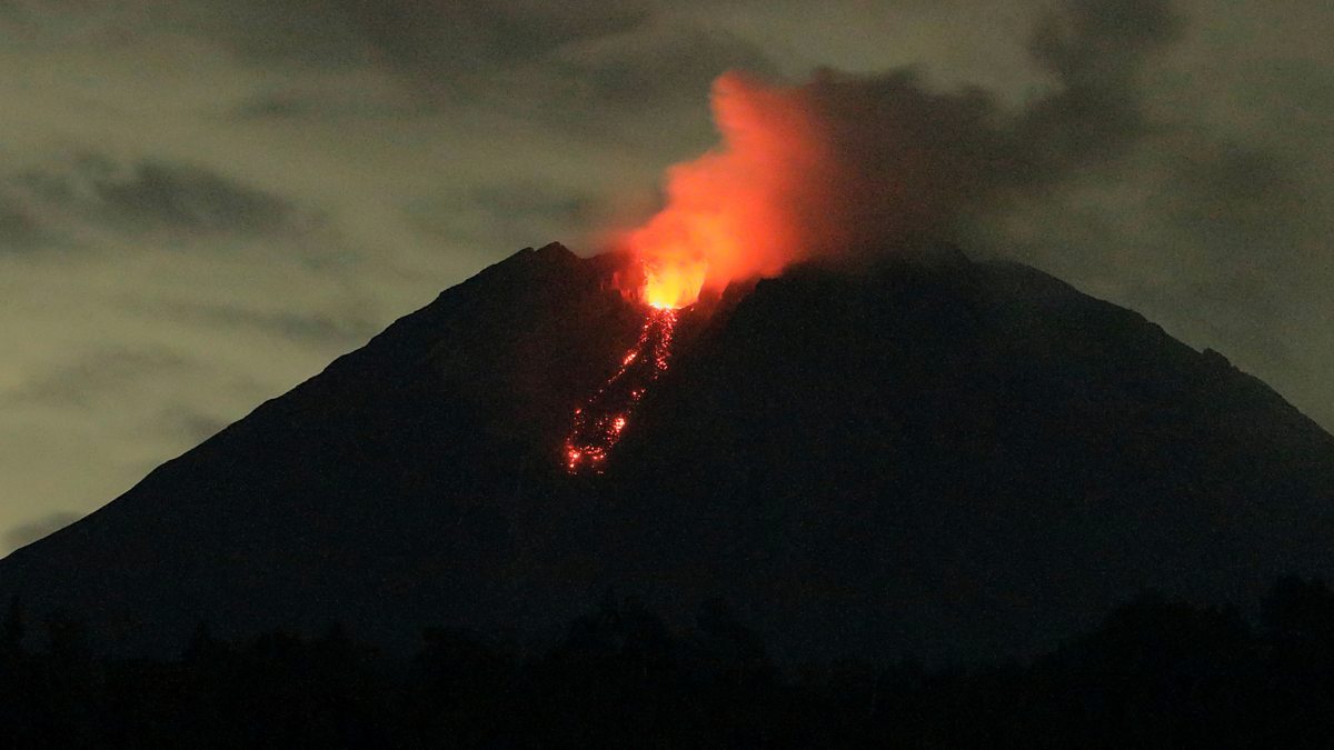 BBC World Service - Science In Action, Can the weather trigger a volcano?