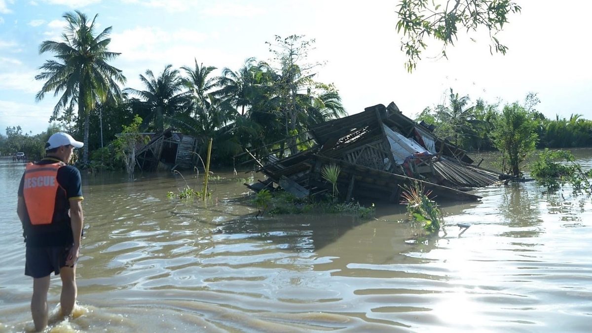 BBC World Service - Newshour, Philippines typhoon: Governor of area hit ...
