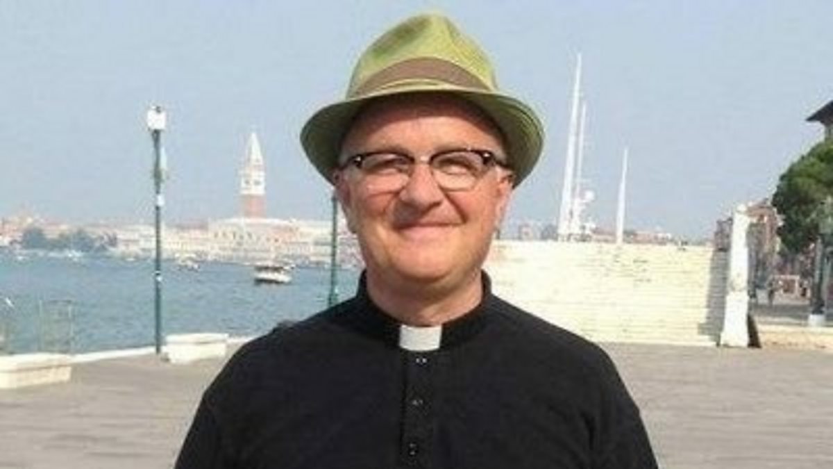 BBC Radio Merseyside - Daybreak with Helen Jones, 02/01/2022, Sunday ...