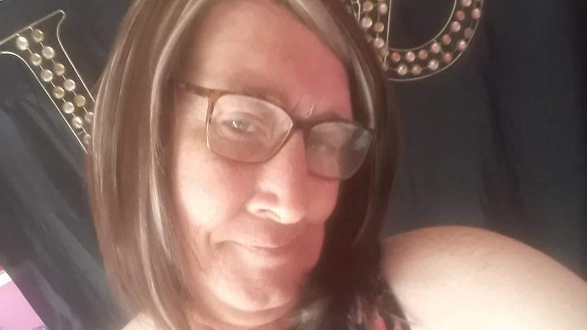 BBC Radio Tees - Amy Oakden, "Be the person that you want to be; you ...