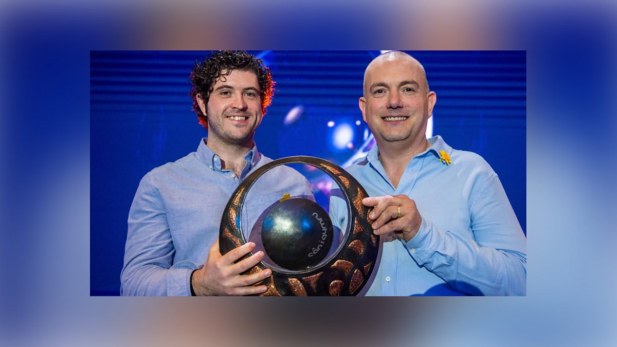 BBC Radio Cymru - Ifan Jones Evans, Enillydd Cân i Gymru