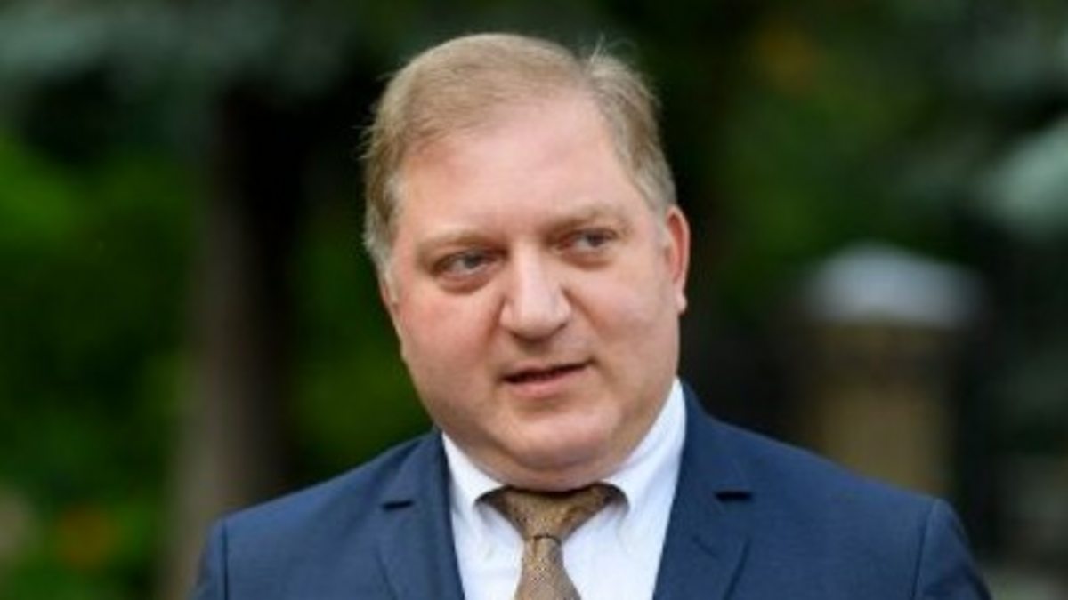 BBC World Service - Newshour, Ukraine suspends parties with pro-Russian links