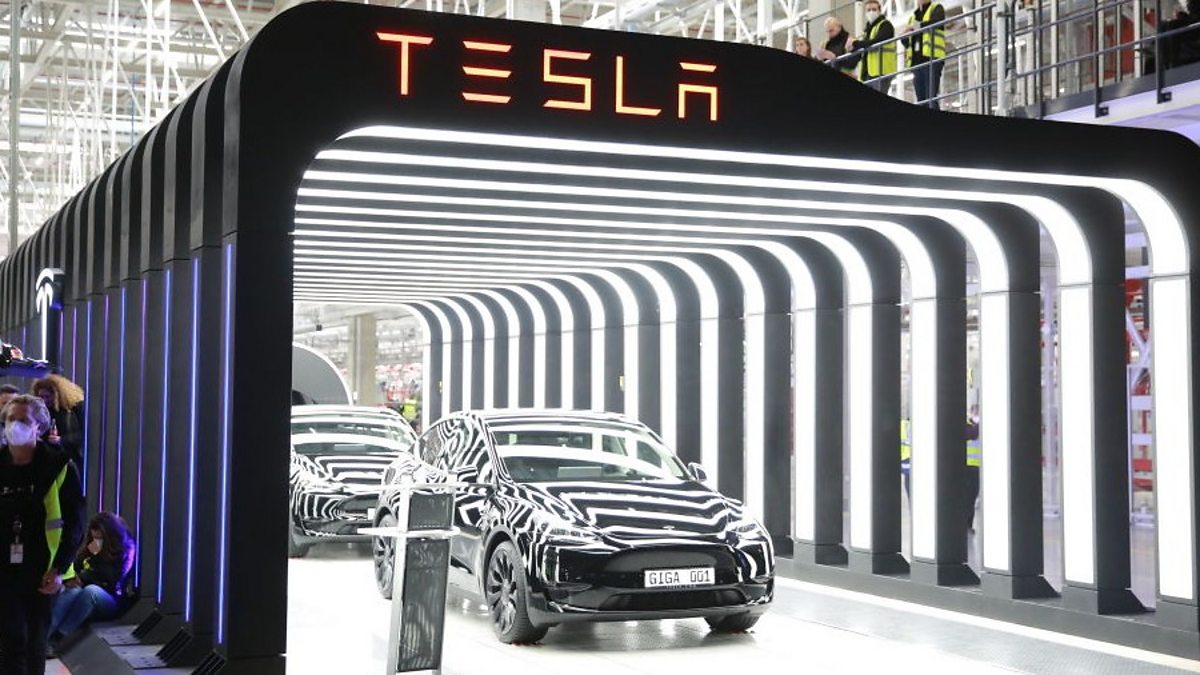BBC World Service - World Business Report, Tesla's first European ...