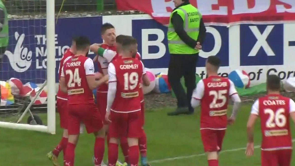 BBC News - Northern Ireland, Ryan Curran doubles Cliftonville's lead