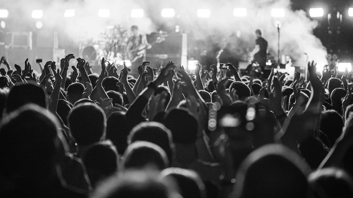 BBC Radio 6 Music - Chris Hawkins, Deb Grant sits in with Help ...