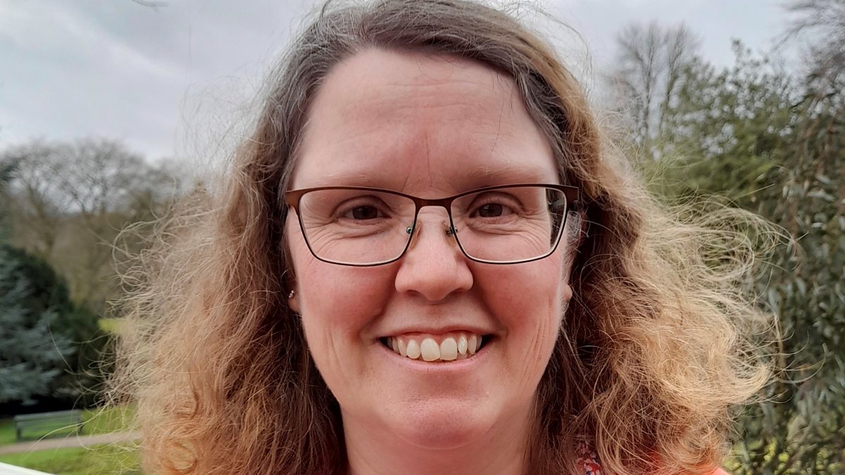 BBC Radio Sheffield - Kat Cowan on BBC Radio Sheffield, 15/05/2022, The ...