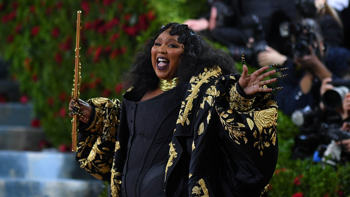BBC World Service - The Arts Hour, Lizzo: singer, rapper and flautist