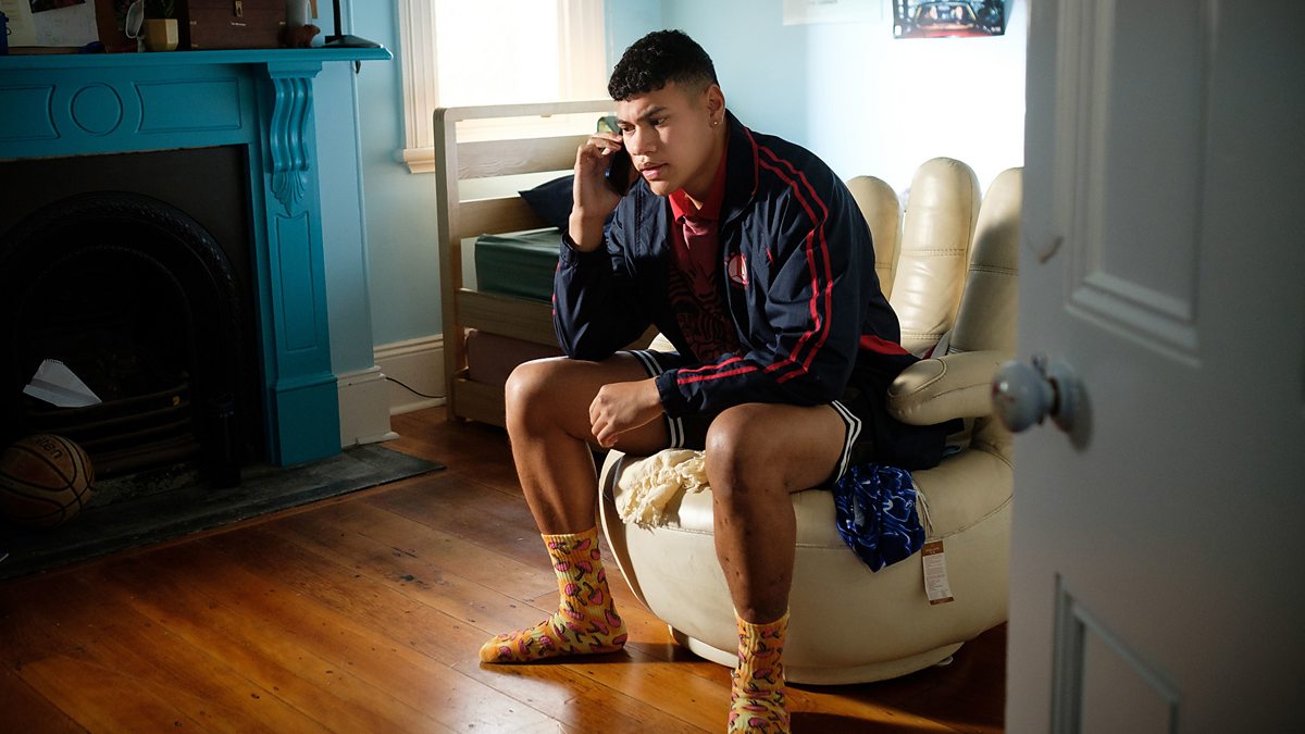 Bump - Series 2: 7. Strays - BBC iPlayer