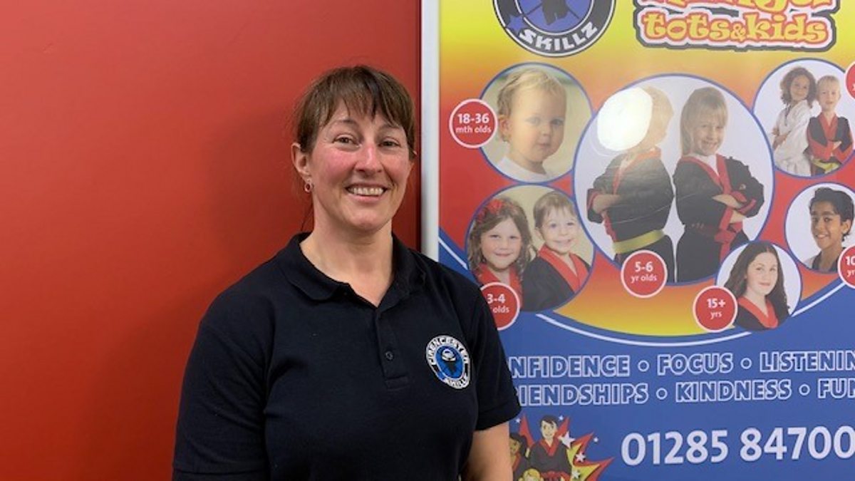 BBC Radio Gloucestershire - Nicky Price, Steve Kitchen sits in (18/06 ...