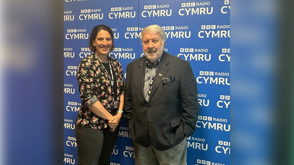 BBC Radio Cymru - Ar Blât, Ar Blât, Roy Noble