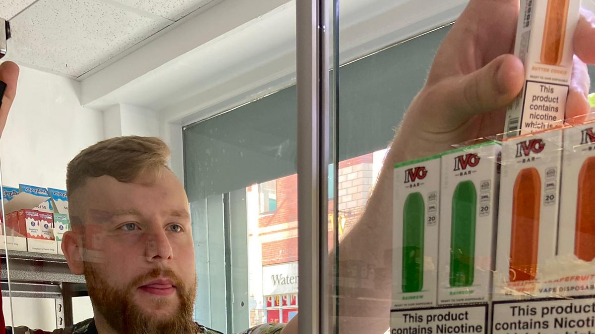 BBC Radio Tees - Gary Philipson, Disposable vapes: 'Some shops do serve ...