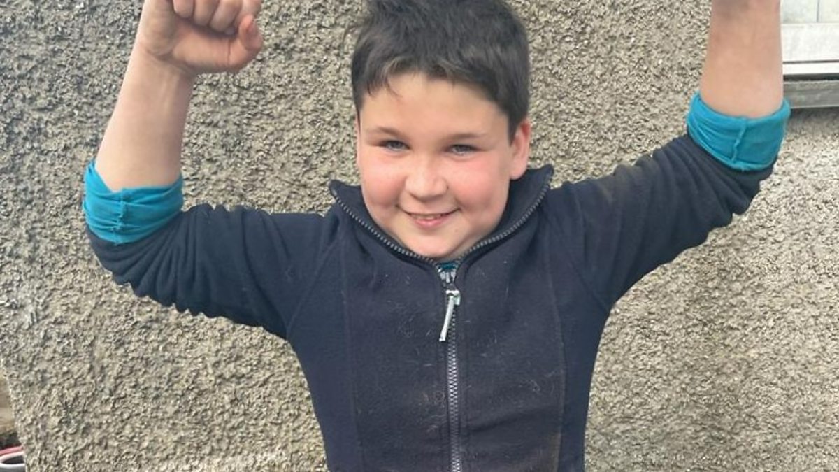 BBC Radio Cymru - Ifan Jones Evans, Sgwrs Tomos Lewis