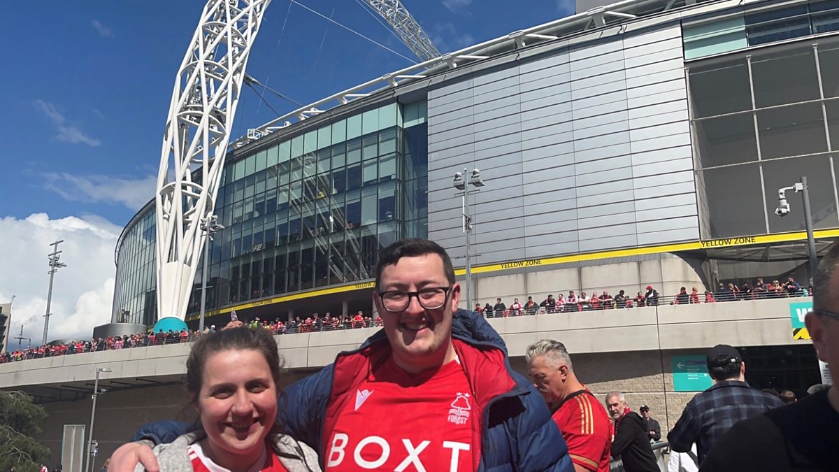 BBC Radio Cymru - Ar y Marc, Owain Tudur Jones yn cyflwyno, Osian Jones ...