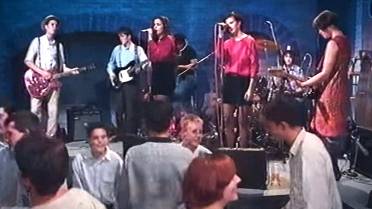 BBC Radio Cymru - Rhys Mwyn, Y Gwefrau