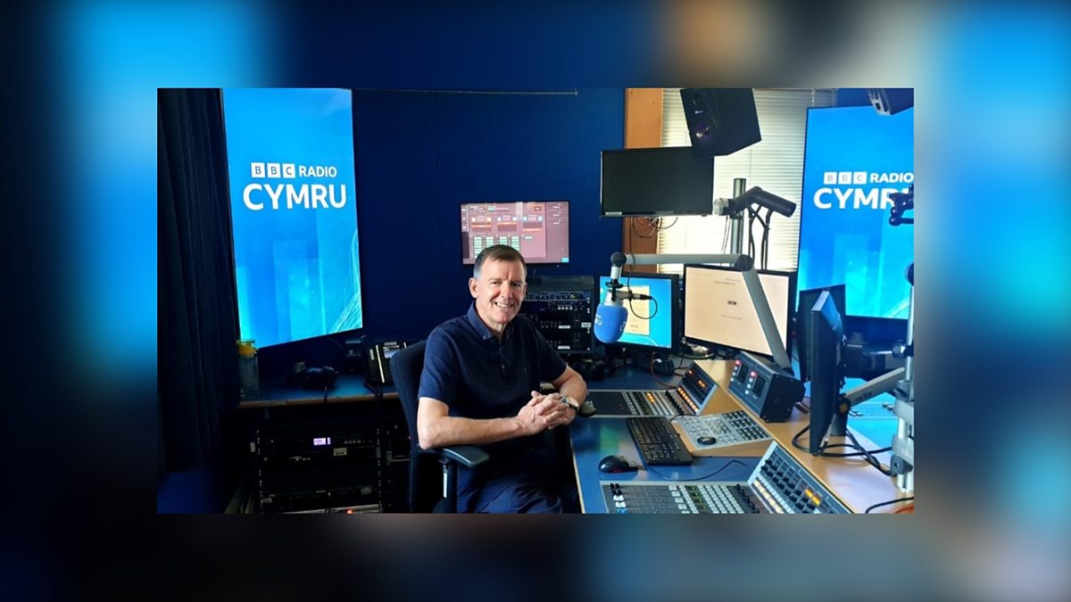 BBC Radio Cymru - Aled Hughes, Bryn Tomos yn cyflwyno