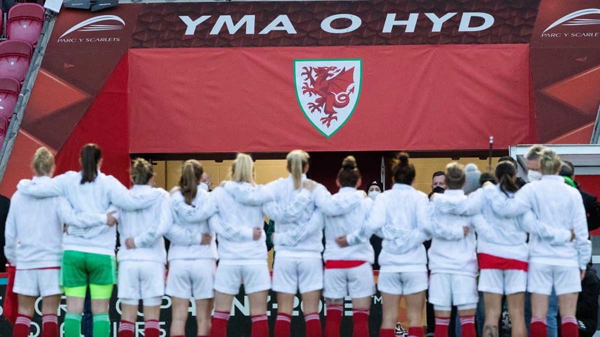 BBC Radio Wales - Feast of Football, Episode 231: It's in their own hands