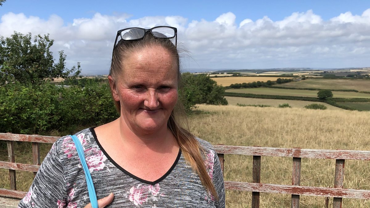 BBC Radio Devon - Pippa Quelch, 07/09/2022, Make A Difference Award Neighbour - Tracey