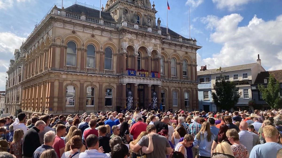 BBC Radio Suffolk - Luke Deal, 12/09/2022, The proclamation in Ipswich ...