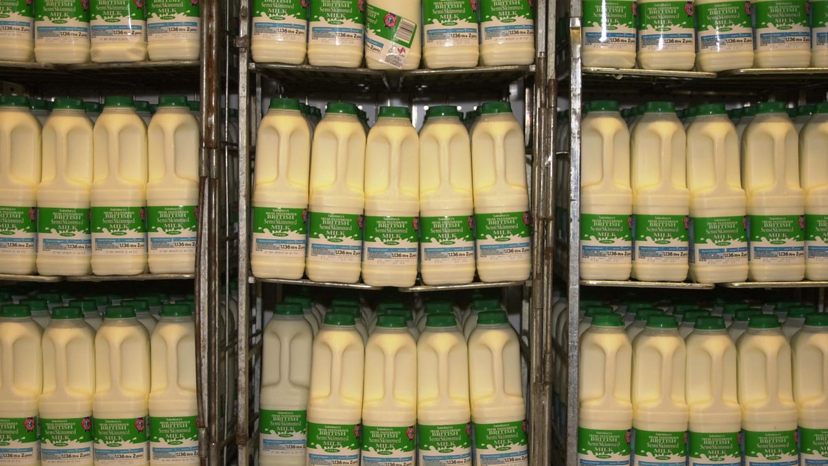 BBC Three Counties Radio - Roberto Perrone, Do you love cold milk?, I ...