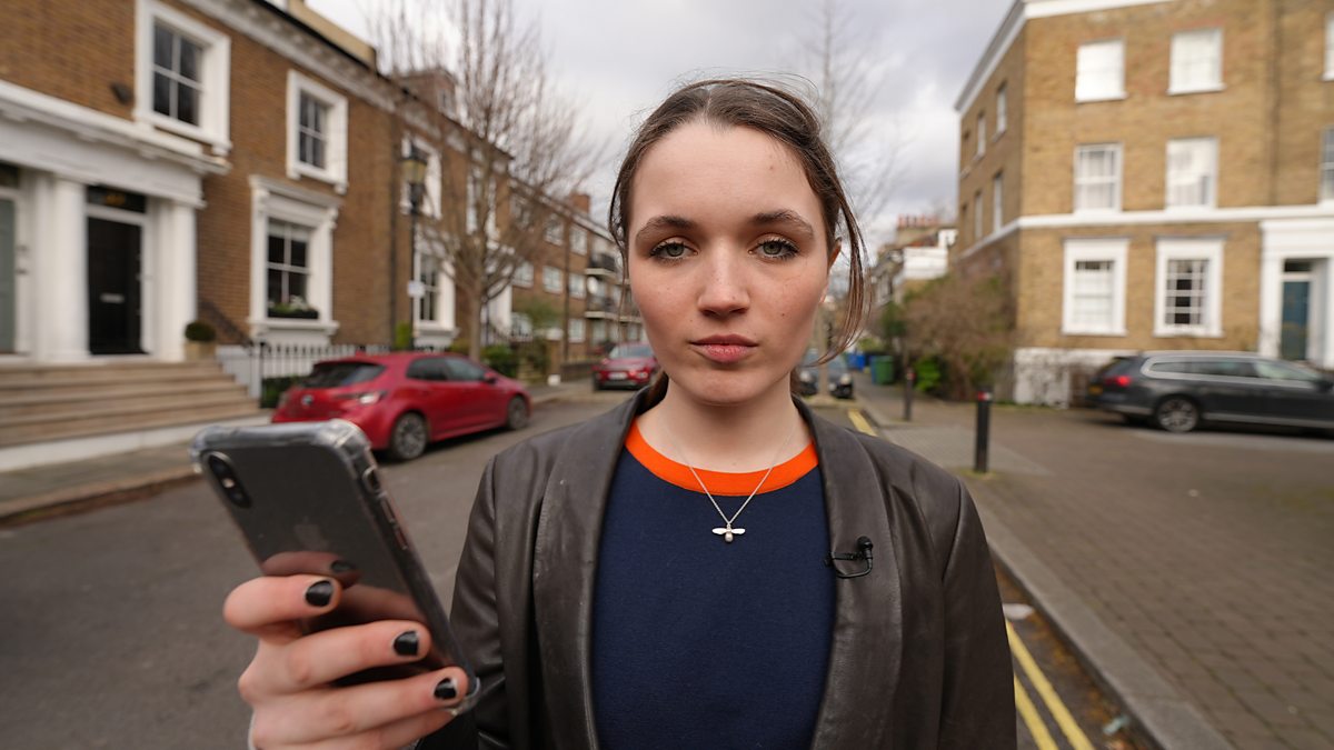 BBC News - Molly, Social Media and Me