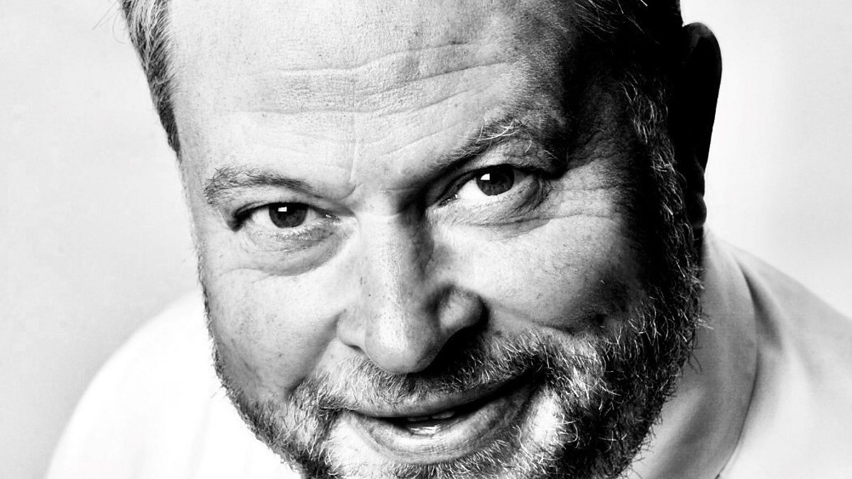 BBC Radio Surrey - James Cannon, Peter Gordon sits in (06/10/2022) - Clips