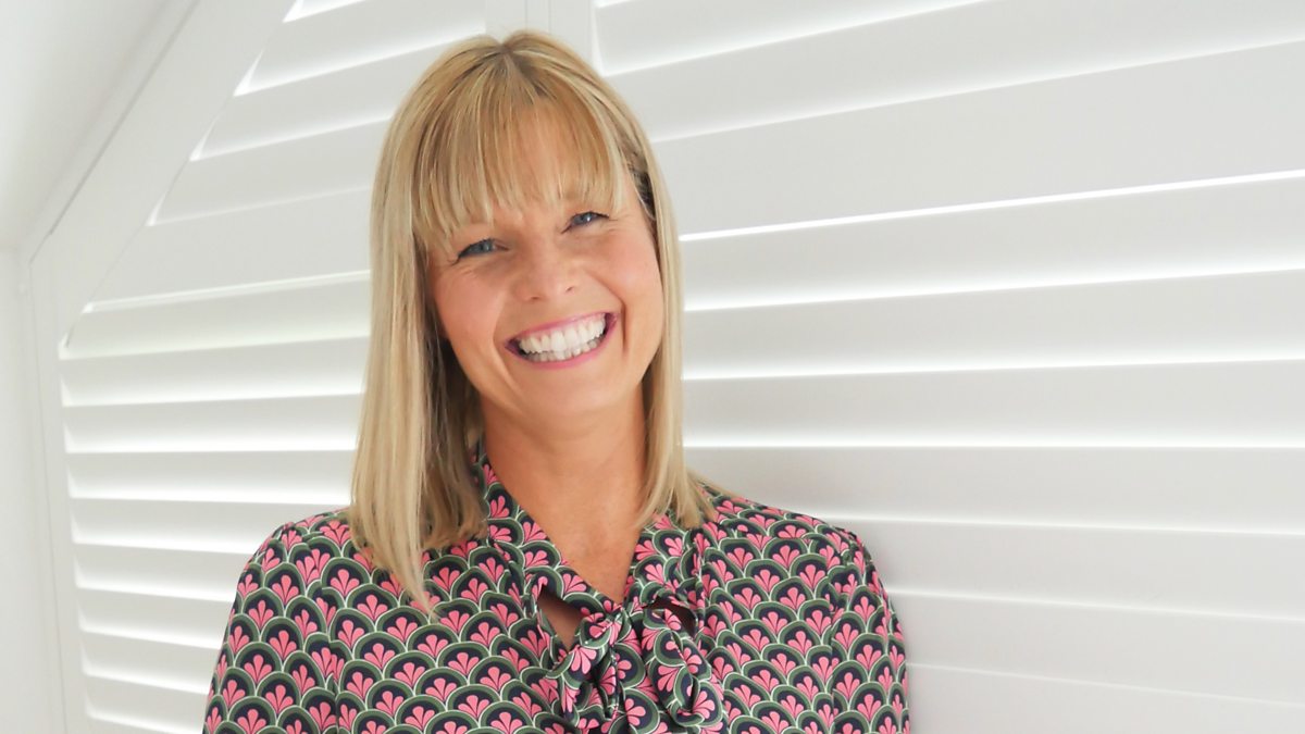 BBC Radio Cymru - Nos Wener Ffion Emyr, Nia Parry yn cyflwyno