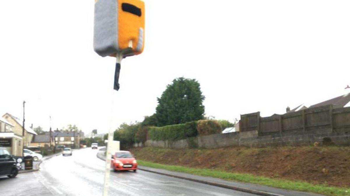 BBC Radio Cornwall - James Dundon, 22/10/2022, One resident of Trewoon ...