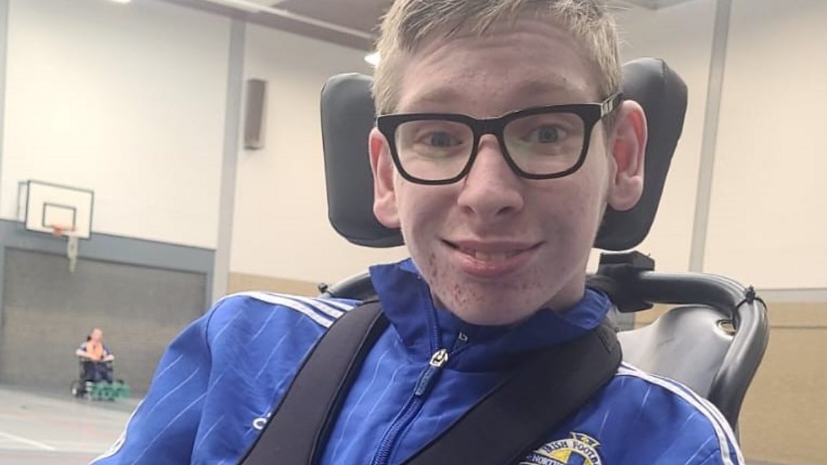 BBC Radio Ulster - The Nolan Show, 24/10/2022, Kingston is 16 and has ...