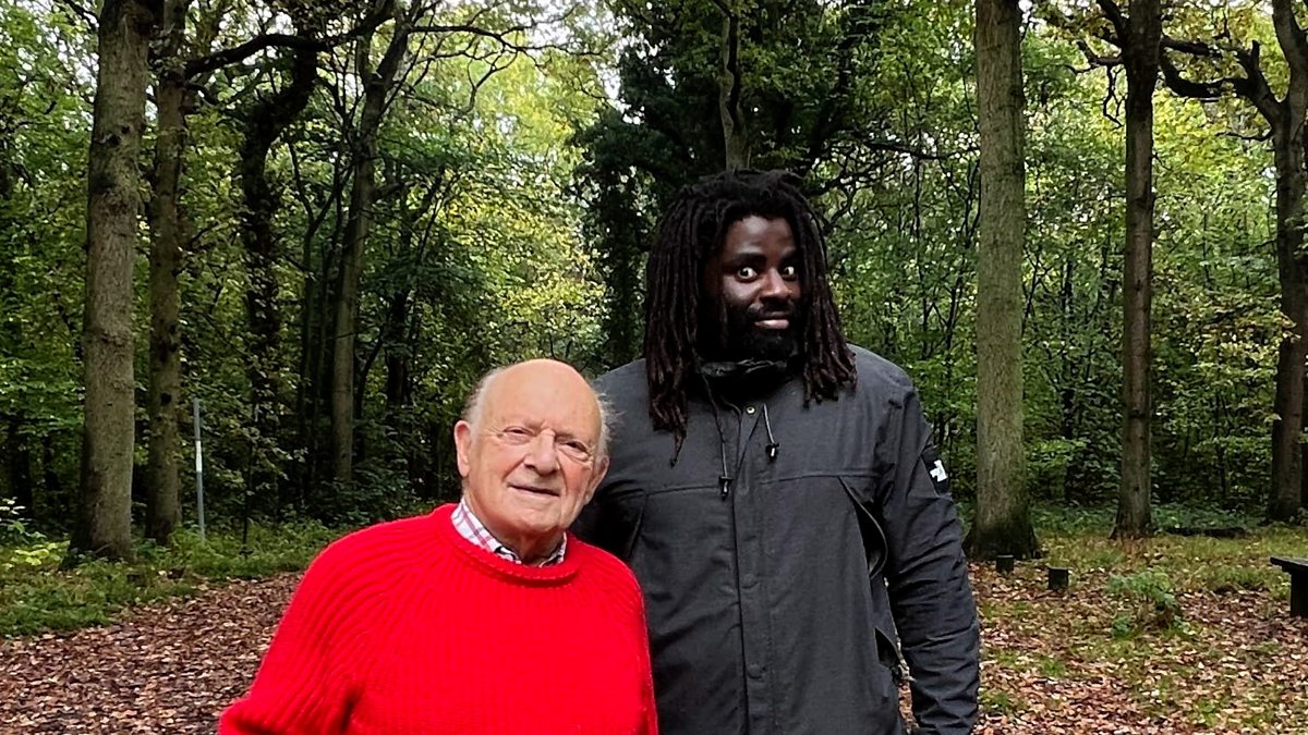 BBC Radio Humberside - Kofi Smiles, 28/10/2022, Lady in black story ...
