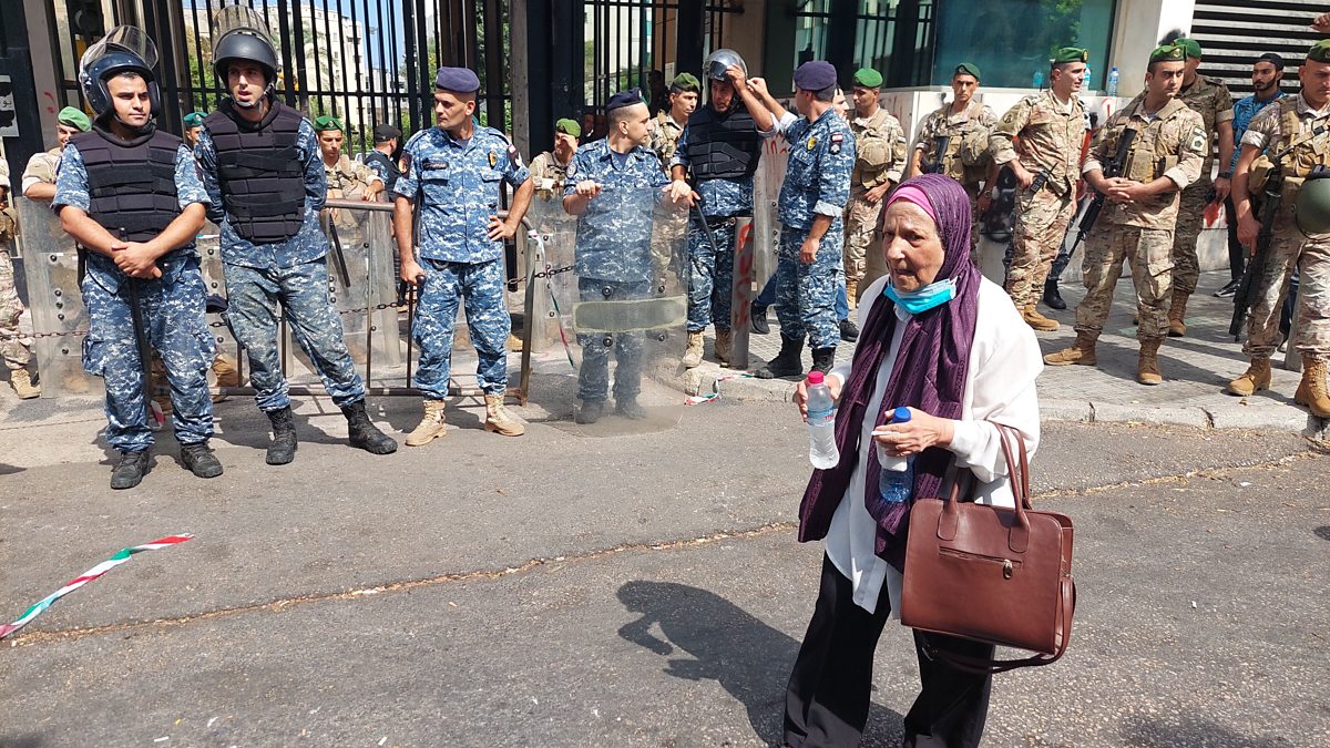 BBC World Service - From Our Own Correspondent, Beirut's new bank robbers