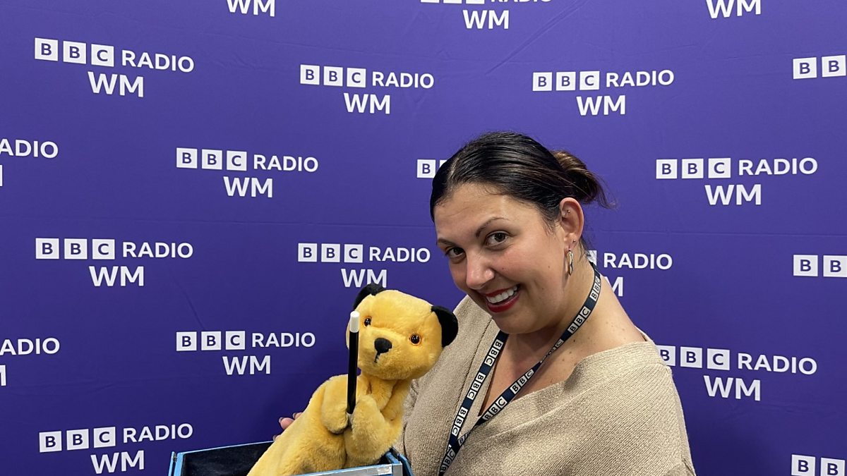 BBC Radio WM - Elise Evans on BBC Radio WM, Sooty in the studio!